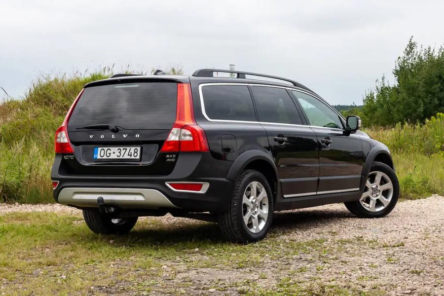 Melns Volvo XC70 2009 Rīga, ar dzinēja tilpumu 2.40 L un nobraukumu 370 tūkst. km par 7495 €, foto 5 vietnē AUTOMOTO.COM.LV