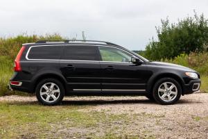 Melns Volvo XC70 2009 Rīga, ar dzinēja tilpumu 2.40 L un nobraukumu 370 tūkst. km par 7495 €, foto 8 vietnē AUTOMOTO.COM.LV