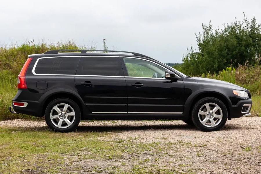 Melns Volvo XC70 2009 Rīga, ar dzinēja tilpumu 2.40 L un nobraukumu 370 tūkst. km par 7495 €, foto 8 vietnē AUTOMOTO.COM.LV