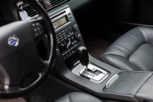 Melns Volvo XC70 2009 Rīga, ar dzinēja tilpumu 2.40 L un nobraukumu 370 tūkst. km par 7495 €, foto 24 vietnē AUTOMOTO.COM.LV