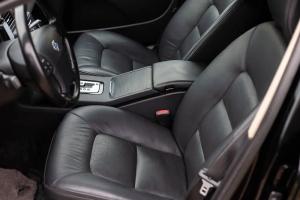 Melns Volvo XC70 2009 Rīga, ar dzinēja tilpumu 2.40 L un nobraukumu 370 tūkst. km par 7495 €, foto 25 vietnē AUTOMOTO.COM.LV