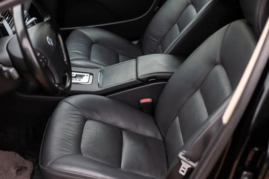Melns Volvo XC70 2009 Rīga, ar dzinēja tilpumu 2.40 L un nobraukumu 370 tūkst. km par 7495 €, foto 25 vietnē AUTOMOTO.COM.LV