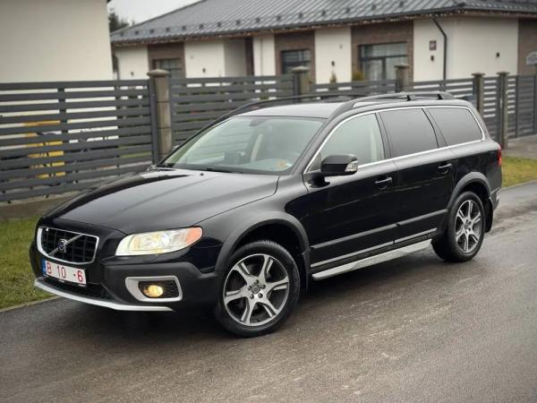 Melns Volvo XC70 2009 Jelgava, ar dzinēja tilpumu 2.40 L un nobraukumu 276 tūkst. km par 7200 €, foto 1 vietnē AUTOMOTO.COM.LV