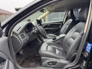 Black Volvo XC70 2009 in Jelgava, with an engine capacity of 2.40 L and mileage of 276 thousand km for 7200 €, photo 12 on AUTOMOTO.COM.LV