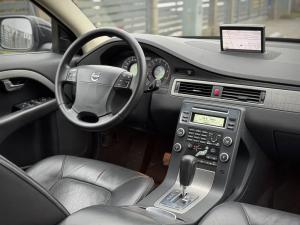 Black Volvo XC70 2009 in Jelgava, with an engine capacity of 2.40 L and mileage of 276 thousand km for 7200 €, photo 16 on AUTOMOTO.COM.LV