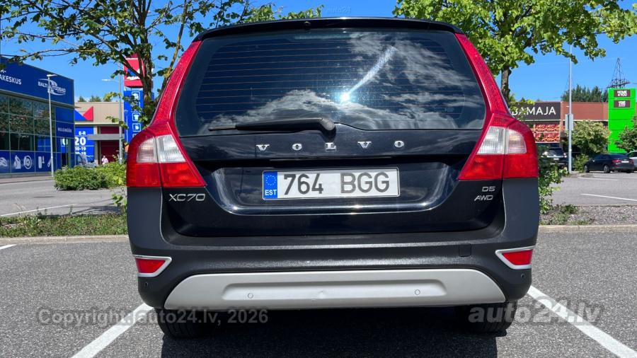 Black Volvo XC70 2009 in Tallinn, with an engine capacity of 2.40 L and mileage of 413 thousand km for 6490 €, photo 7 on AUTOMOTO.COM.LV