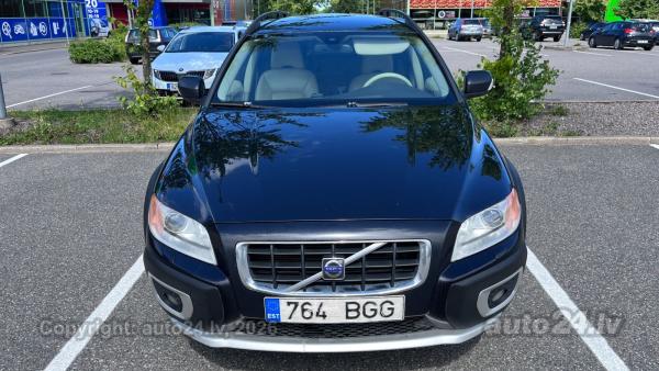 Black Volvo XC70 2009 in Tallinn, with an engine capacity of 2.40 L and mileage of 413 thousand km for 6490 €, photo 8 on AUTOMOTO.COM.LV