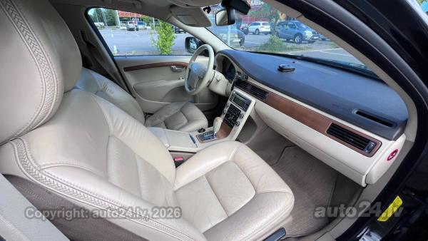 Black Volvo XC70 2009 in Tallinn, with an engine capacity of 2.40 L and mileage of 413 thousand km for 6490 €, photo 10 on AUTOMOTO.COM.LV