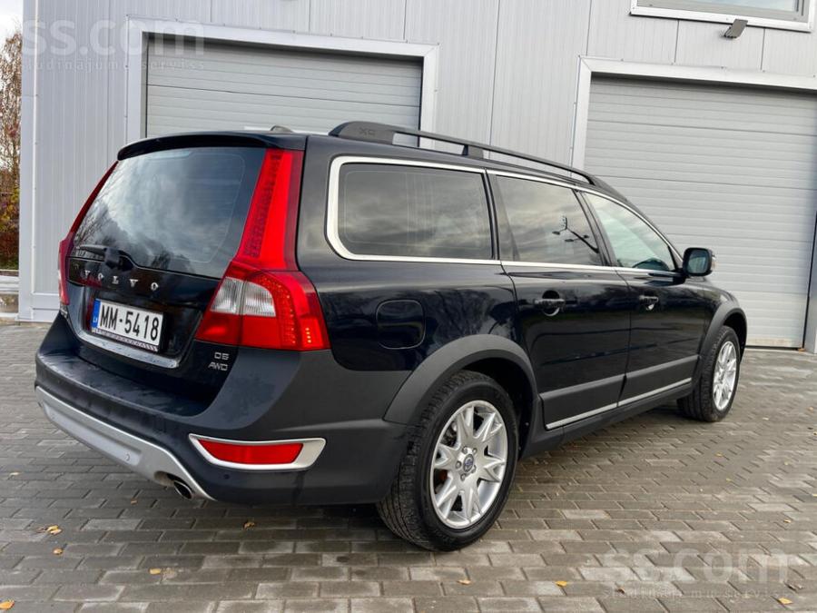 Black Volvo XC70 2009 in Riga, with an engine capacity of 2.40 L and mileage of 0 thousand km for 5800 €, photo 11 on AUTOMOTO.COM.LV
