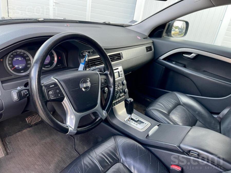 Black Volvo XC70 2009 in Riga, with an engine capacity of 2.40 L and mileage of 0 thousand km for 5800 €, photo 15 on AUTOMOTO.COM.LV