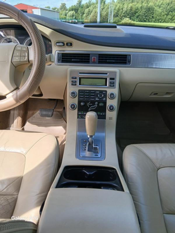 Melns Volvo XC70 2009 Pērnava, ar dzinēja tilpumu 2.40 L un nobraukumu 311 tūkst. km par 7000 €, foto 7 vietnē AUTOMOTO.COM.LV