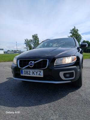 Melns Volvo XC70 2009 Pērnava, ar dzinēja tilpumu 2.40 L un nobraukumu 311 tūkst. km par 7000 €, foto  vietnē AUTOMOTO.COM.LV