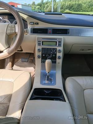 Черный Вольво ХС70 2009 в Пярну, объемом двигателя 2.40 л и пробегом 311 тыс. км за 6999 €, фото 8 на AUTOMOTO.COM.LV
