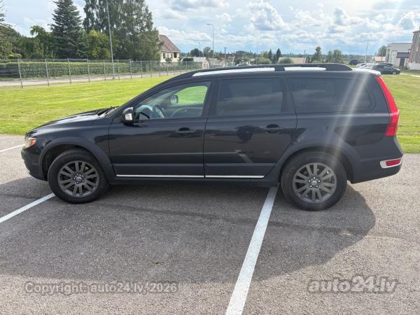 Black Volvo XC70 2009 in Valga, with an engine capacity of 2.40 L and mileage of 392 thousand km for 6690 €, photo 7 on AUTOMOTO.COM.LV