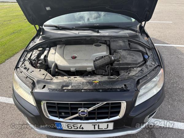 Black Volvo XC70 2009 in Valga, with an engine capacity of 2.40 L and mileage of 392 thousand km for 6690 €, photo 8 on AUTOMOTO.COM.LV