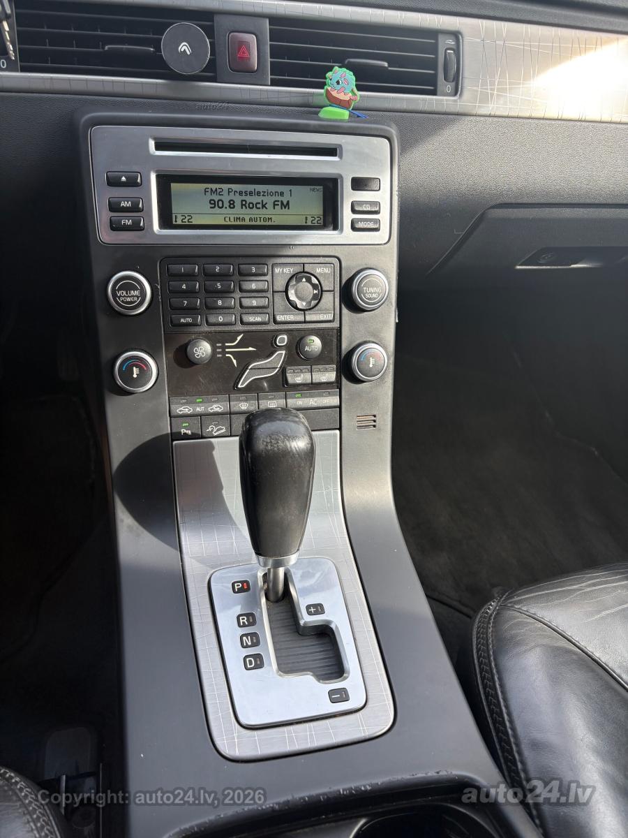 Melns Volvo XC70 2009 Valga, ar dzinēja tilpumu 2.40 L un nobraukumu 392 tūkst. km par 6690 €, foto 14 vietnē AUTOMOTO.COM.LV