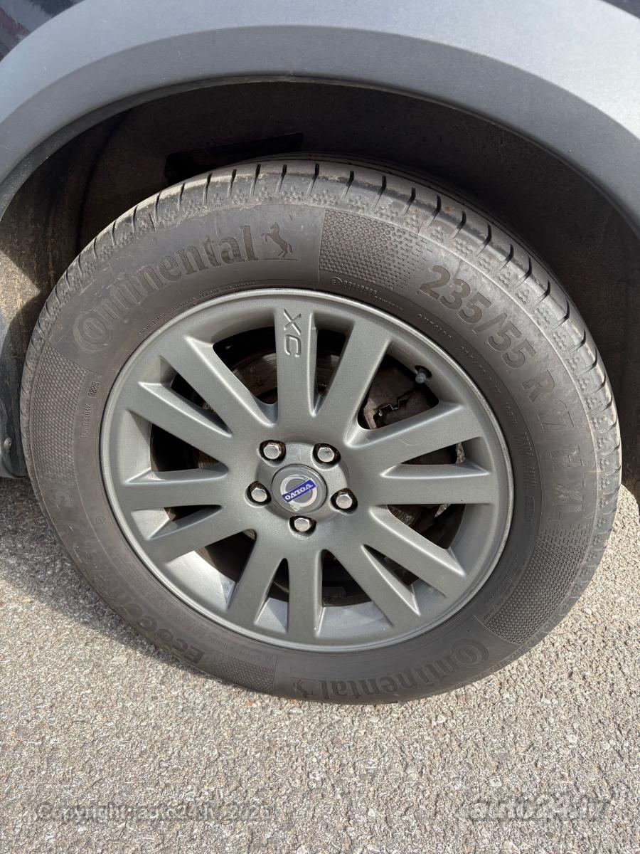 Melns Volvo XC70 2009 Valga, ar dzinēja tilpumu 2.40 L un nobraukumu 392 tūkst. km par 6690 €, foto 15 vietnē AUTOMOTO.COM.LV
