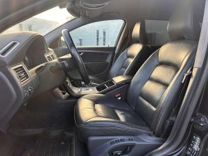 Black Volvo XC70 2009 in Nemencine, with an engine capacity of 2.40 L and mileage of 349 thousand km for 4100 €, photo 9 on AUTOMOTO.COM.LV
