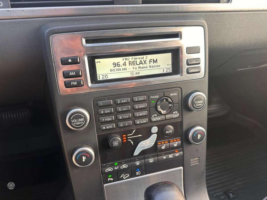 Black Volvo XC70 2009 in Nemencine, with an engine capacity of 2.40 L and mileage of 349 thousand km for 4100 €, photo 15 on AUTOMOTO.COM.LV