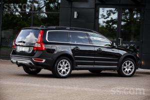 Black Volvo XC70 2010 in Jelgava, with an engine capacity of 2.40 L and mileage of 342 thousand km for 6700 €, photo 6 on AUTOMOTO.COM.LV