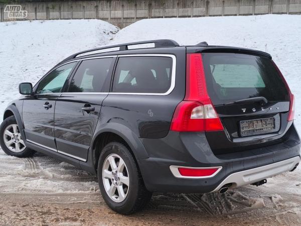 Black Volvo XC70 2010 in Vilnius, with an engine capacity of 2.40 L and mileage of 268 thousand km for 8950 €, photo 7 on AUTOMOTO.COM.LV