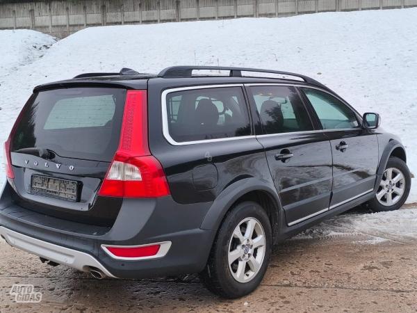 Black Volvo XC70 2010 in Vilnius, with an engine capacity of 2.40 L and mileage of 268 thousand km for 7850 €, photo 2 on AUTOMOTO.COM.LV