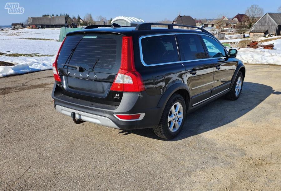 Black Volvo XC70 2010 in Plunge, with an engine capacity of 3.20 L and mileage of 242 thousand km for 5500 €, photo 3 on AUTOMOTO.COM.LV