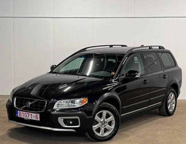 Melns Volvo XC70 2010 Jūrmala, ar dzinēja tilpumu 2.40 L un nobraukumu 414 tūkst. km par 6995 €, foto 1 vietnē AUTOMOTO.COM.LV