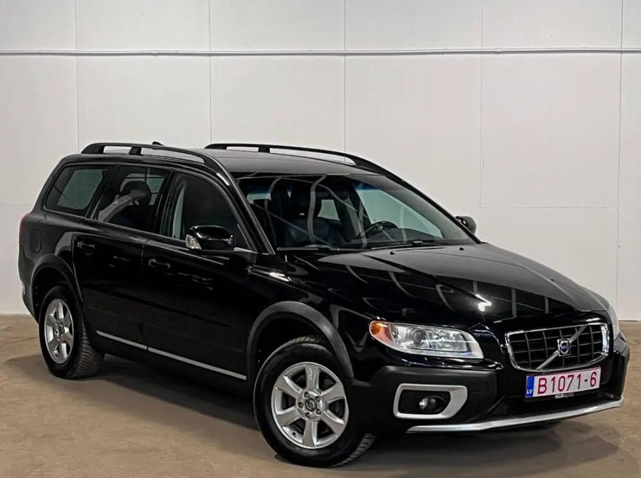 Black Volvo XC70 2010 in Jurmala, with an engine capacity of 2.40 L and mileage of 414 thousand km for 6995 €, photo 3 on AUTOMOTO.COM.LV