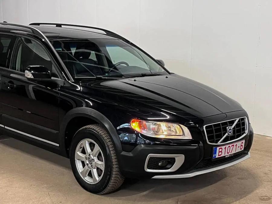 Black Volvo XC70 2010 in Jurmala, with an engine capacity of 2.40 L and mileage of 414 thousand km for 6995 €, photo 9 on AUTOMOTO.COM.LV