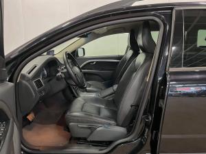 Black Volvo XC70 2010 in Jurmala, with an engine capacity of 2.40 L and mileage of 414 thousand km for 6995 €, photo 15 on AUTOMOTO.COM.LV