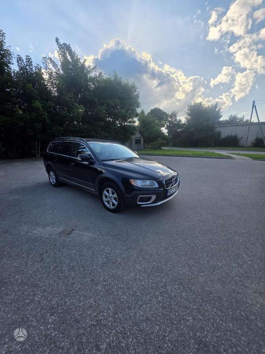 Black Volvo XC70 2010 in Svencionys, with an engine capacity of 2.40 L and mileage of 242 thousand km for 4100 €, photo 1 on AUTOMOTO.COM.LV