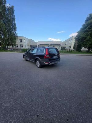Black Volvo XC70 2010 in Svencionys, with an engine capacity of 2.40 L and mileage of 242 thousand km for 4100 €, photo 6 on AUTOMOTO.COM.LV