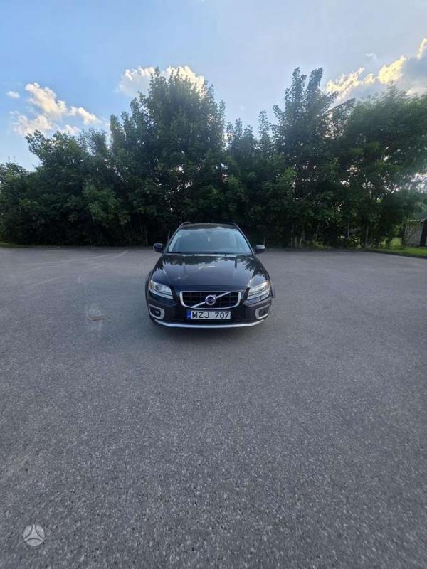 Melns Volvo XC70 2010 Švenčionys, ar dzinēja tilpumu 2.40 L un nobraukumu 242 tūkst. km par 4100 €, foto 7 vietnē AUTOMOTO.COM.LV