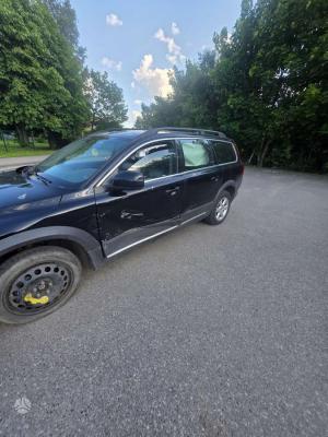 Black Volvo XC70 2010 in Svencionys, with an engine capacity of 2.40 L and mileage of 242 thousand km for 4100 €, photo 10 on AUTOMOTO.COM.LV