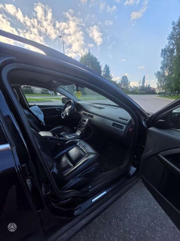 Melns Volvo XC70 2010 Švenčionys, ar dzinēja tilpumu 2.40 L un nobraukumu 242 tūkst. km par 4100 €, foto 10 vietnē AUTOMOTO.COM.LV