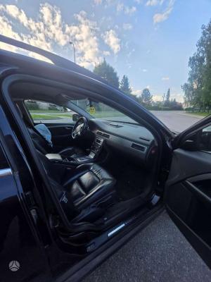 Black Volvo XC70 2010 in Svencionys, with an engine capacity of 2.40 L and mileage of 242 thousand km for 4100 €, photo 11 on AUTOMOTO.COM.LV