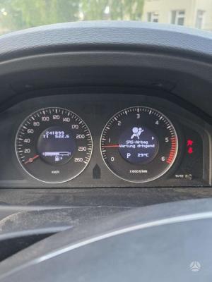 Black Volvo XC70 2010 in Svencionys, with an engine capacity of 2.40 L and mileage of 242 thousand km for 4100 €, photo 14 on AUTOMOTO.COM.LV