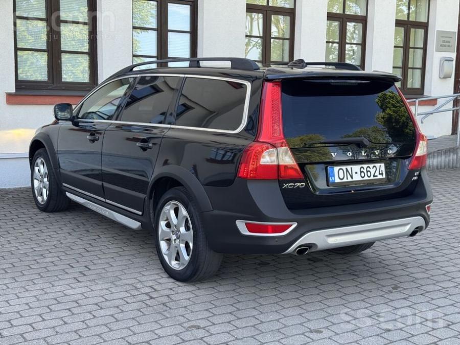 Melns Volvo XC70 2010 Jelgava, ar dzinēja tilpumu 2.40 L un nobraukumu 268 tūkst. km par 7990 €, foto 4 vietnē AUTOMOTO.COM.LV