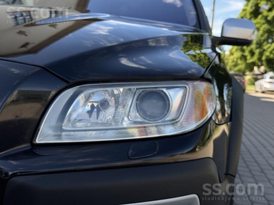 Melns Volvo XC70 2010 Jelgava, ar dzinēja tilpumu 2.40 L un nobraukumu 268 tūkst. km par 7990 €, foto 9 vietnē AUTOMOTO.COM.LV