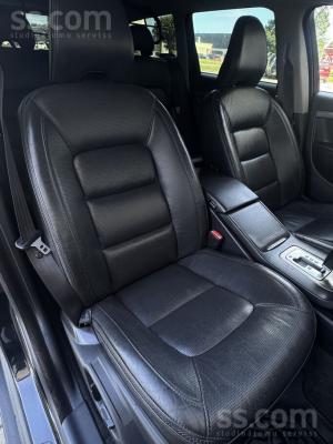 Melns Volvo XC70 2010 Jelgava, ar dzinēja tilpumu 2.40 L un nobraukumu 268 tūkst. km par 7990 €, foto 15 vietnē AUTOMOTO.COM.LV