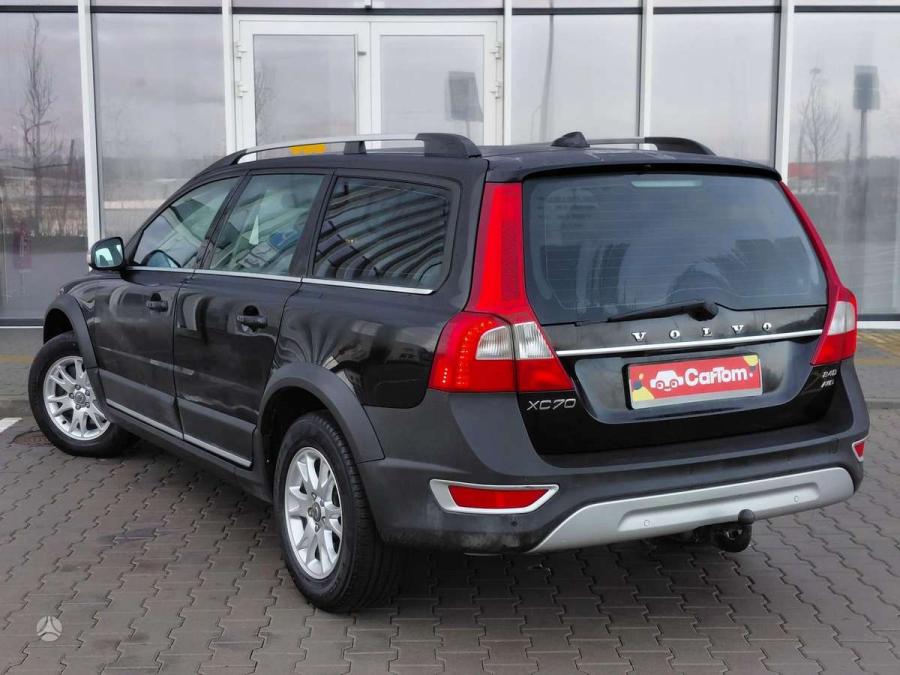 Melns Volvo XC70 2010 Viļņa, ar dzinēja tilpumu 2.40 L un nobraukumu 294 tūkst. km par 3500 €, foto 5 vietnē AUTOMOTO.COM.LV