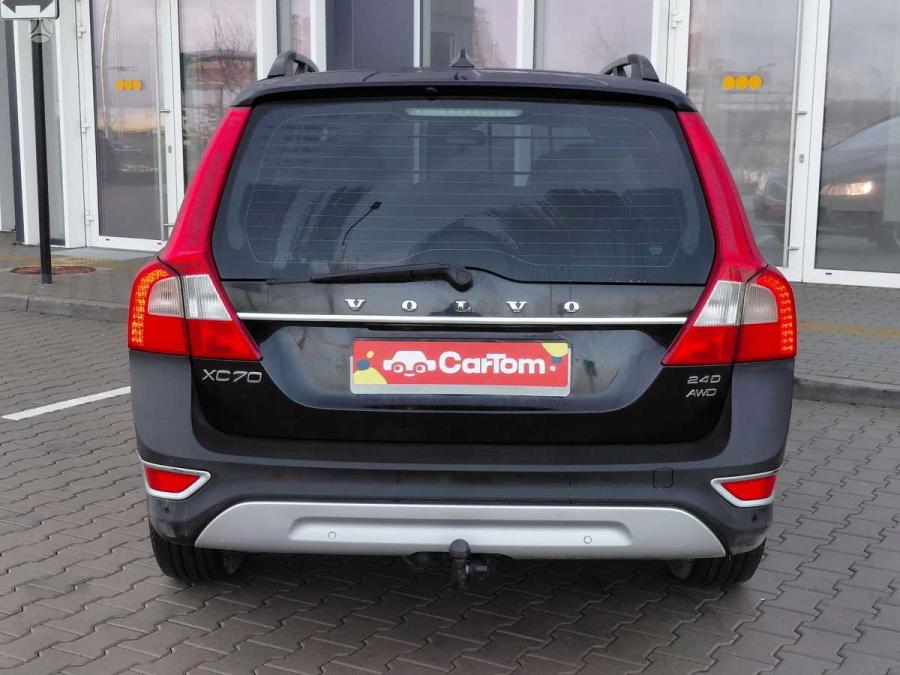Melns Volvo XC70 2010 Viļņa, ar dzinēja tilpumu 2.40 L un nobraukumu 294 tūkst. km par 3500 €, foto 6 vietnē AUTOMOTO.COM.LV