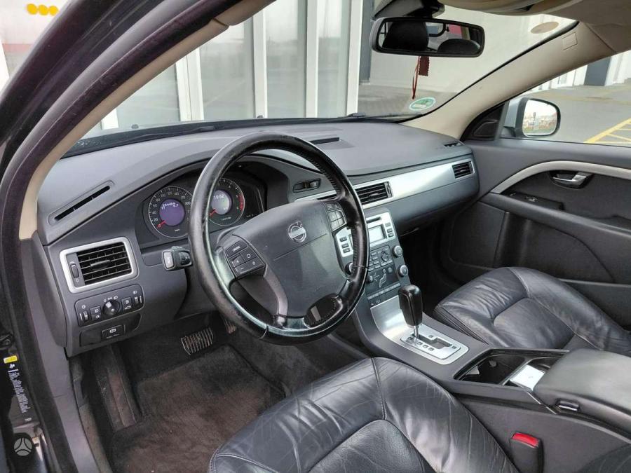 Melns Volvo XC70 2010 Viļņa, ar dzinēja tilpumu 2.40 L un nobraukumu 294 tūkst. km par 3500 €, foto 8 vietnē AUTOMOTO.COM.LV