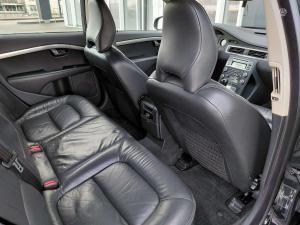 Melns Volvo XC70 2010 Viļņa, ar dzinēja tilpumu 2.40 L un nobraukumu 294 tūkst. km par 3500 €, foto 11 vietnē AUTOMOTO.COM.LV