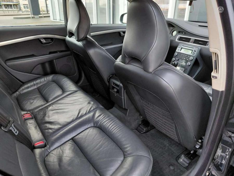 Melns Volvo XC70 2010 Viļņa, ar dzinēja tilpumu 2.40 L un nobraukumu 294 tūkst. km par 3500 €, foto 11 vietnē AUTOMOTO.COM.LV
