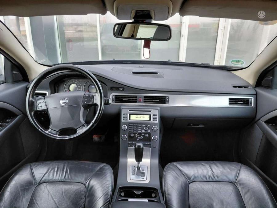 Melns Volvo XC70 2010 Viļņa, ar dzinēja tilpumu 2.40 L un nobraukumu 294 tūkst. km par 3500 €, foto 12 vietnē AUTOMOTO.COM.LV