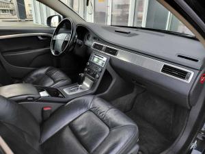 Melns Volvo XC70 2010 Viļņa, ar dzinēja tilpumu 2.40 L un nobraukumu 294 tūkst. km par 3500 €, foto 13 vietnē AUTOMOTO.COM.LV