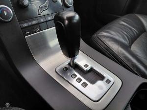Melns Volvo XC70 2010 Viļņa, ar dzinēja tilpumu 2.40 L un nobraukumu 294 tūkst. km par 3500 €, foto 15 vietnē AUTOMOTO.COM.LV
