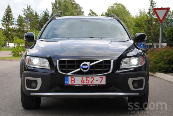 Melns Volvo XC70 2010 Rīga, ar dzinēja tilpumu 2.40 L un nobraukumu 303 tūkst. km par 7490 €, foto 5 vietnē AUTOMOTO.COM.LV